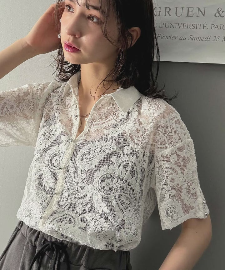 【mily bilet】フェミニンと洗練を纏う。メタルボタンコンパクトレースシャツ mi1019089 – Classical Elf