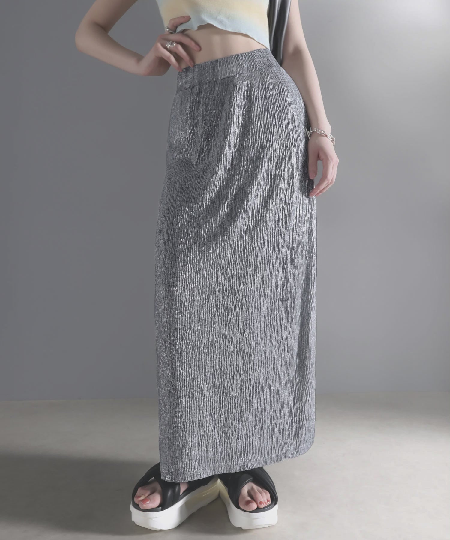 【mily bilet】煌めくラメが目を惹く主役級。シャイニーラメスリットIラインスカート mi1149059 – Classical Elf